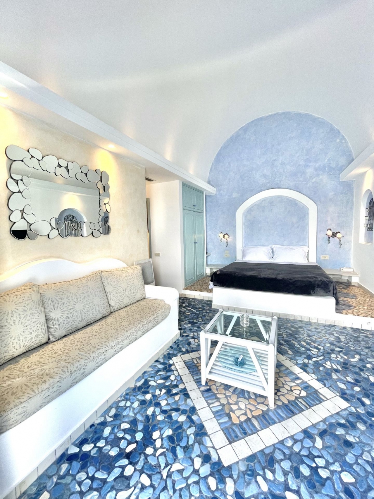 Photo Gallery of Astarte Suites Santorini - Santorini boutique hotels
